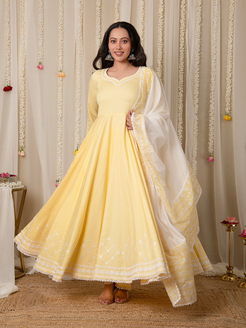 Latest Women Ethnic Wear & Dresses Collection | Mulmul.com