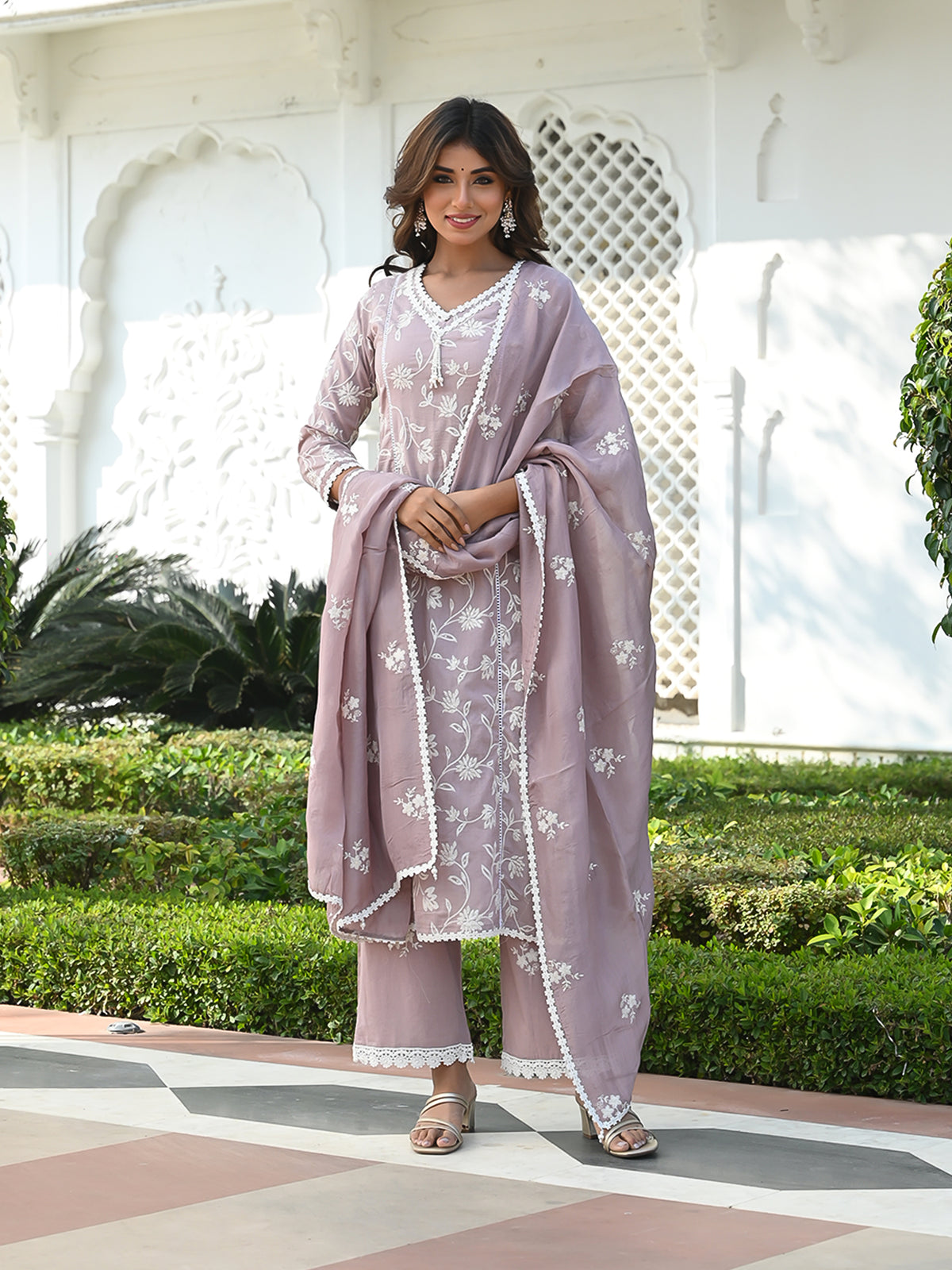 MULMUL AROHA EMBROIDERED STARIGHT KURTA-PANT & DUPATTA SET – Mulmul.com