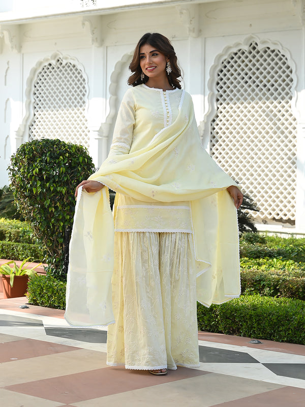 Buy Women Ethnic Wear, Sarees, Lenghas, Dresses | Mulmul