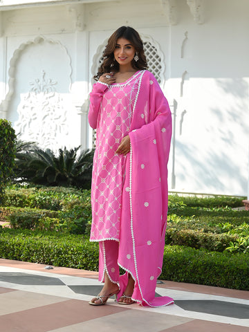 Latest Women Ethnic Wear & Dresses Collection | Mulmul.com