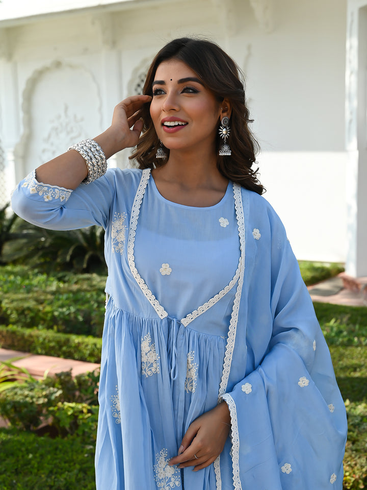 Latest Women Ethnic Wear & Dresses Collection | Mulmul.com