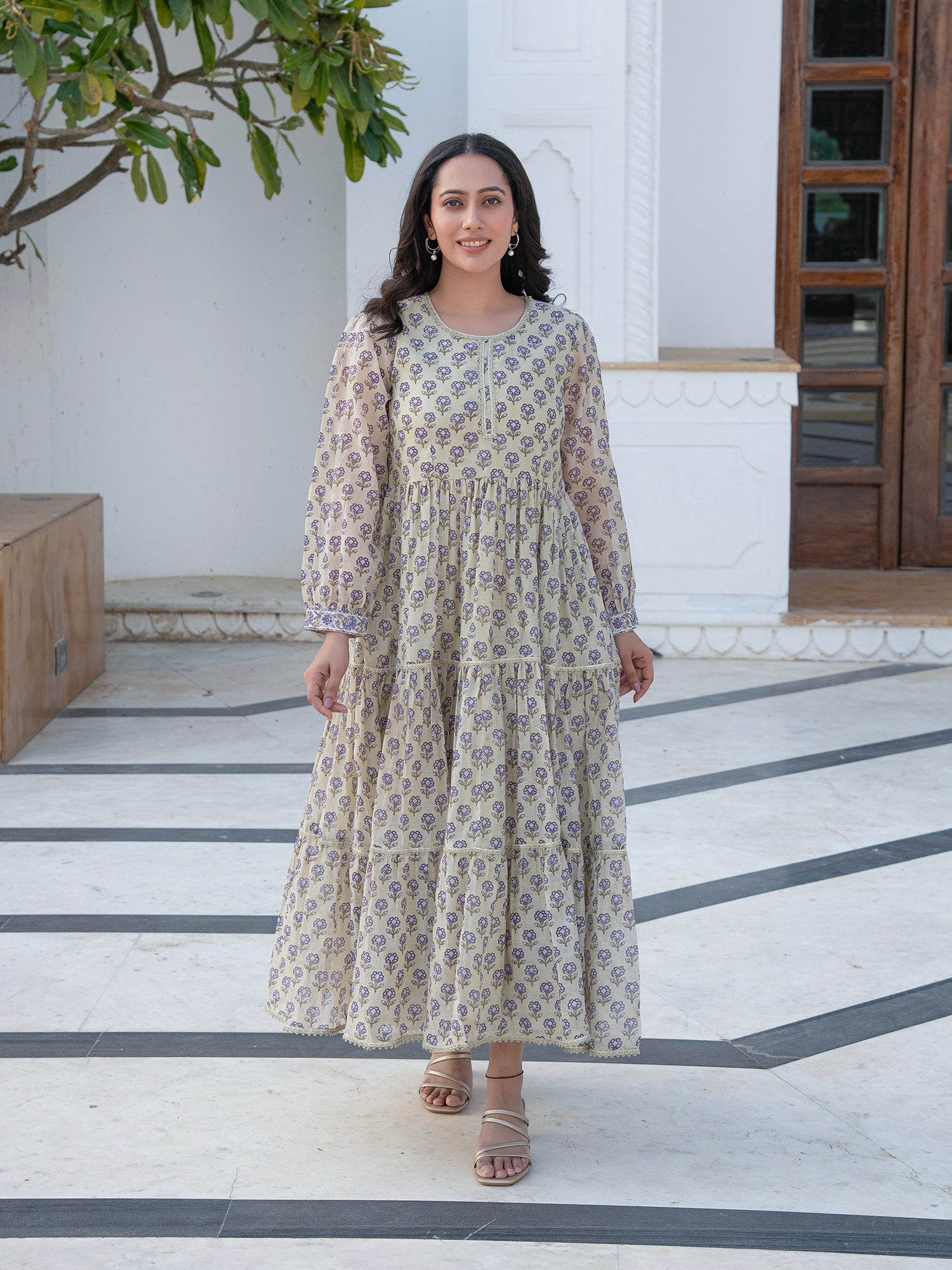 Latest Women Ethnic Wear & Dresses Collection | Mulmul.com