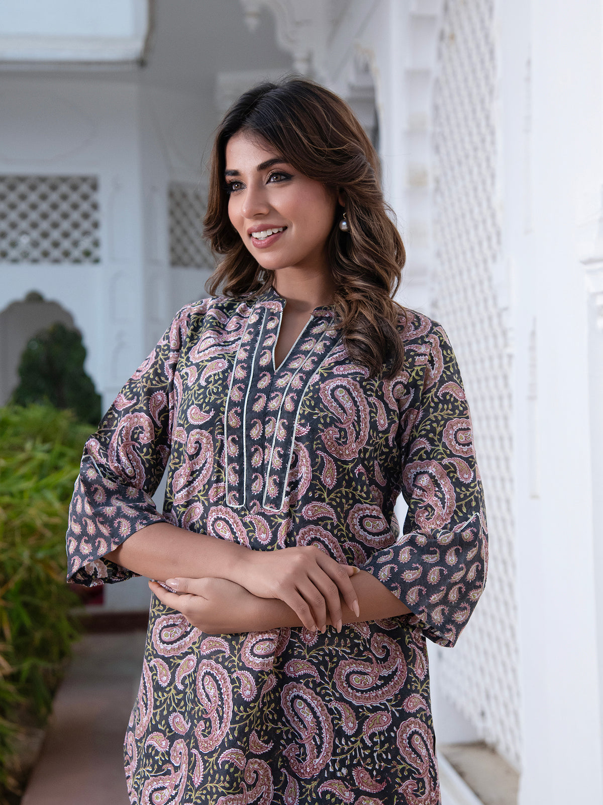 Latest Women Ethnic Wear & Dresses Collection | Mulmul.com