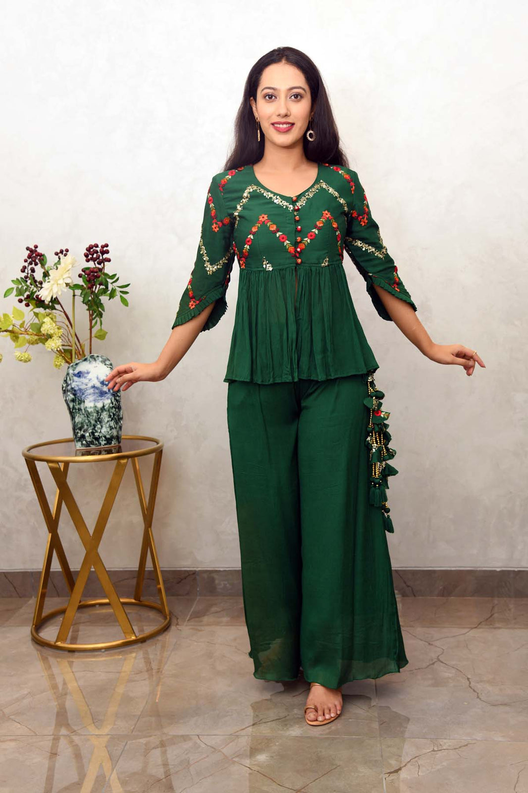 Buy Women Ethnic Wear, Sarees, Lenghas, Dresses | Mulmul – Mulmul.com