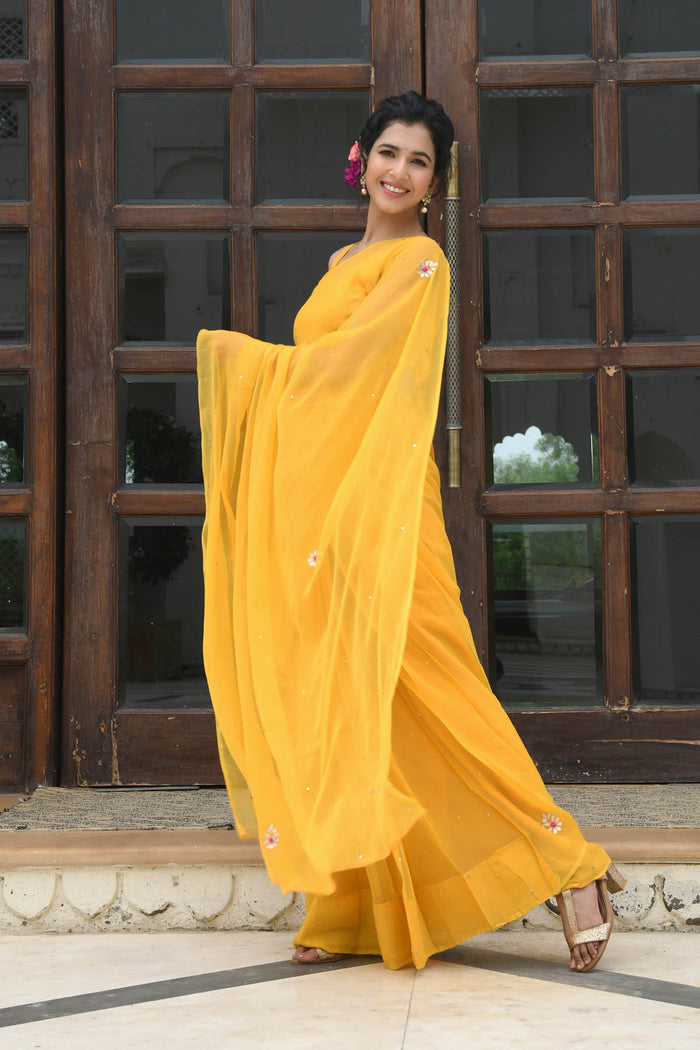 Buy Latest Designer Party Wear Indian Sarees | Mulmul.com